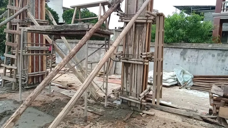 小奎家框架式结构更结实霸气,高温下如期施工中,佩服这些叔叔们