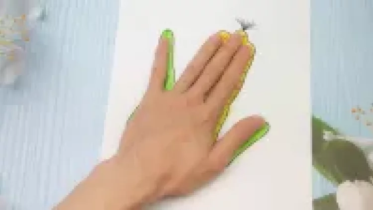 只需手掌比一下,轻松画出手势画,漂亮又简单的玉米简笔画