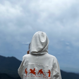 影子的逆旅吖 