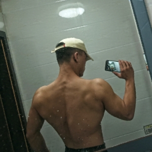 理性减脂的小军 