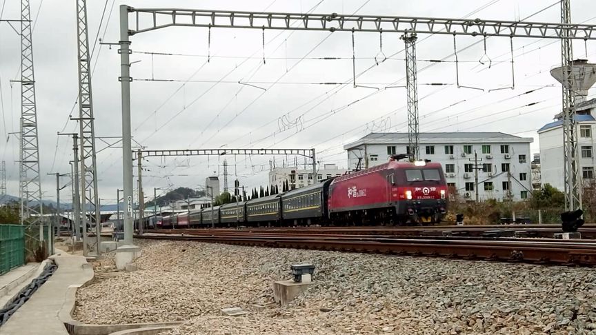 深圳东开往天津K1620次列车从赣州站发出,24小时后到达天津