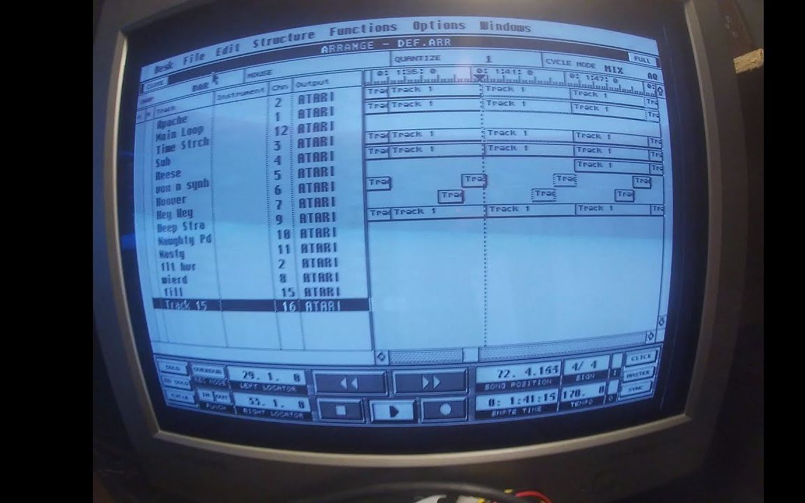 ...的Darkcore Jungle - Akai S3000 采样器、ATARI ST 和 Cubase 2.0