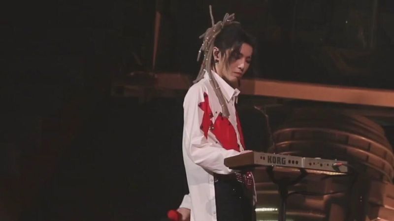 直拍华晨宇在火星演唱会现场首唱新歌《飞行模式》1714