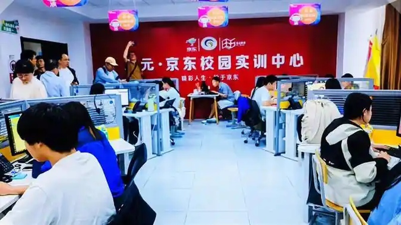 抢占数字经济风口!江苏汽车技师学院电商直播专业强势来袭