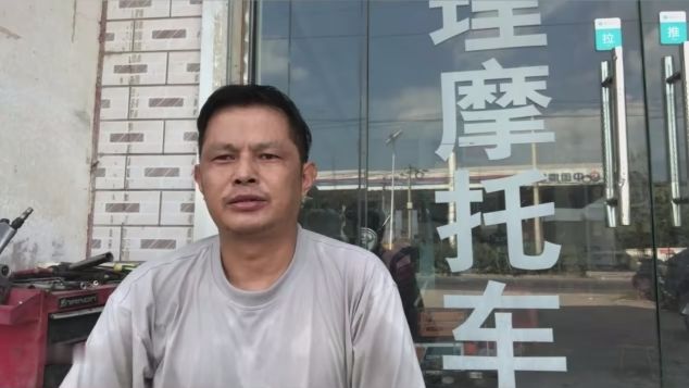 转发电动三轮车如何多安装一组电池教程