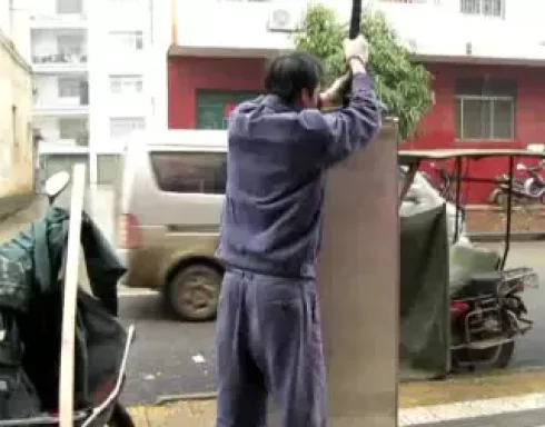 冰箱开背维修视频教程 武宣-益家家电友情拍摄提供