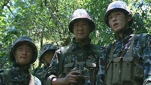 钟跃民神操作!导爆索炸树开路,未知雷区瞬间变通途!