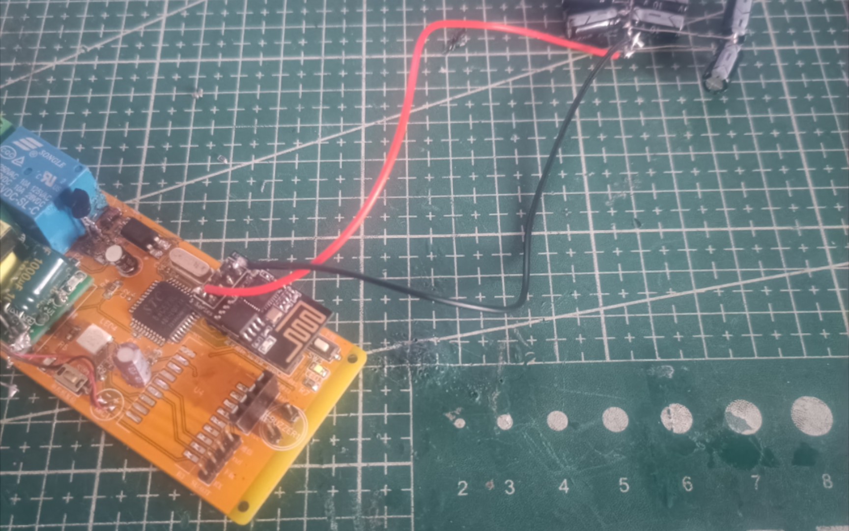 手机连接esp8266-01s控制继电器