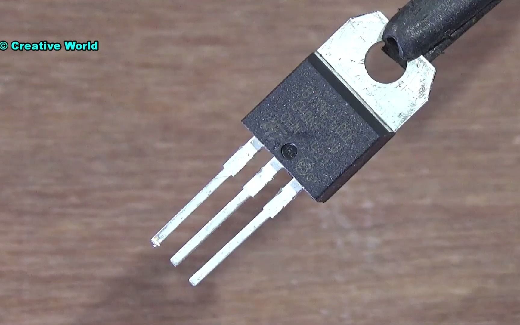 如何制作距离传感器电路