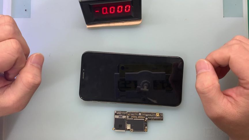 苹果手机iphoneX刷机到百分之19不过,看看一线师傅怎么操作
