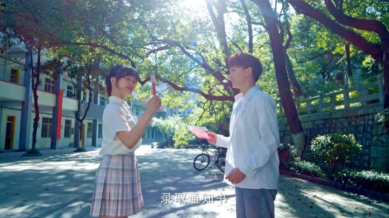 高校招生宣传开始卷起来了