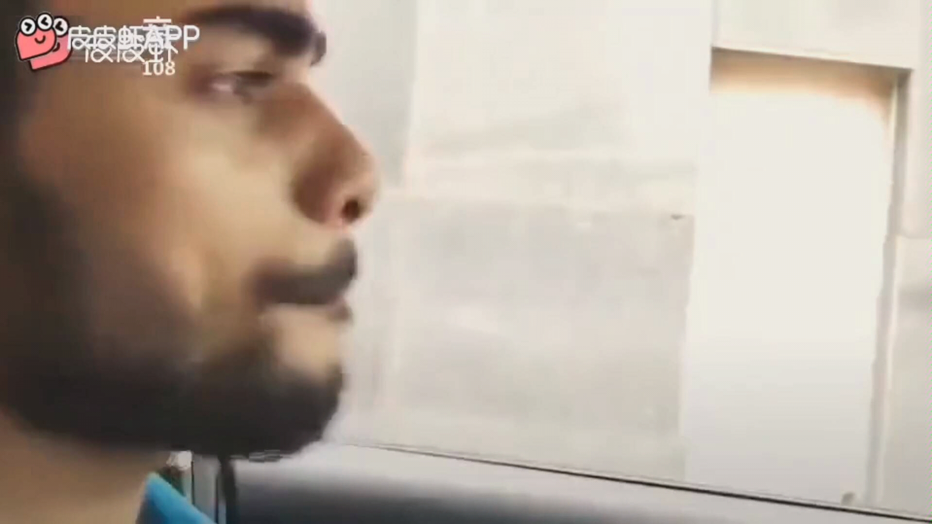 皮 皮 虾 搞 笑 视 频