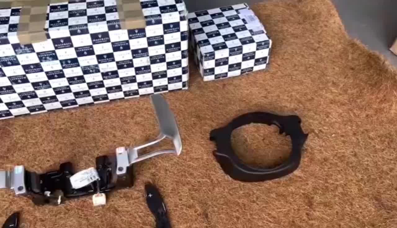 玛莎拉蒂改装换挡大拨片 给爱车再添运动气质 可搭配碳纤维拨片 标准...