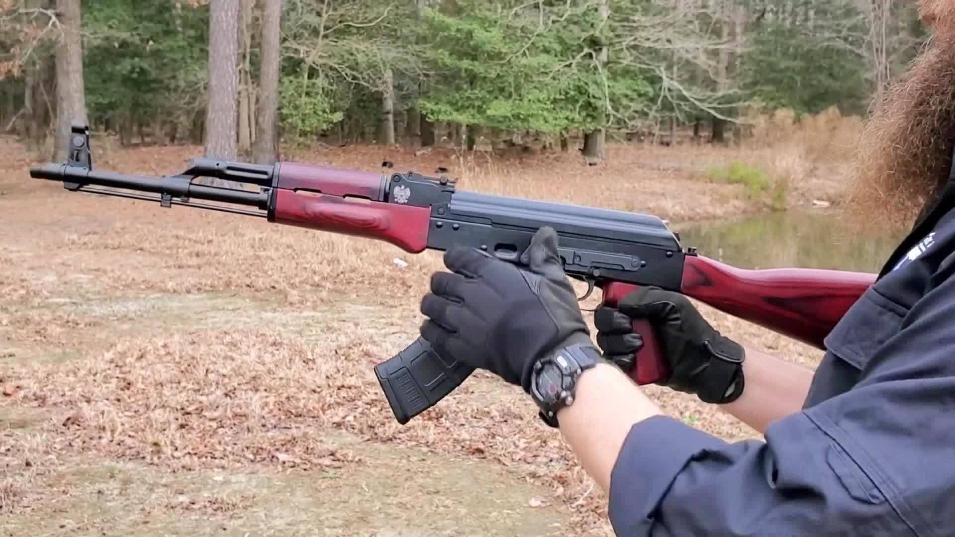 AKM突击步枪,靶场射击测试,好枪就是好枪,到哪都深受欢迎!