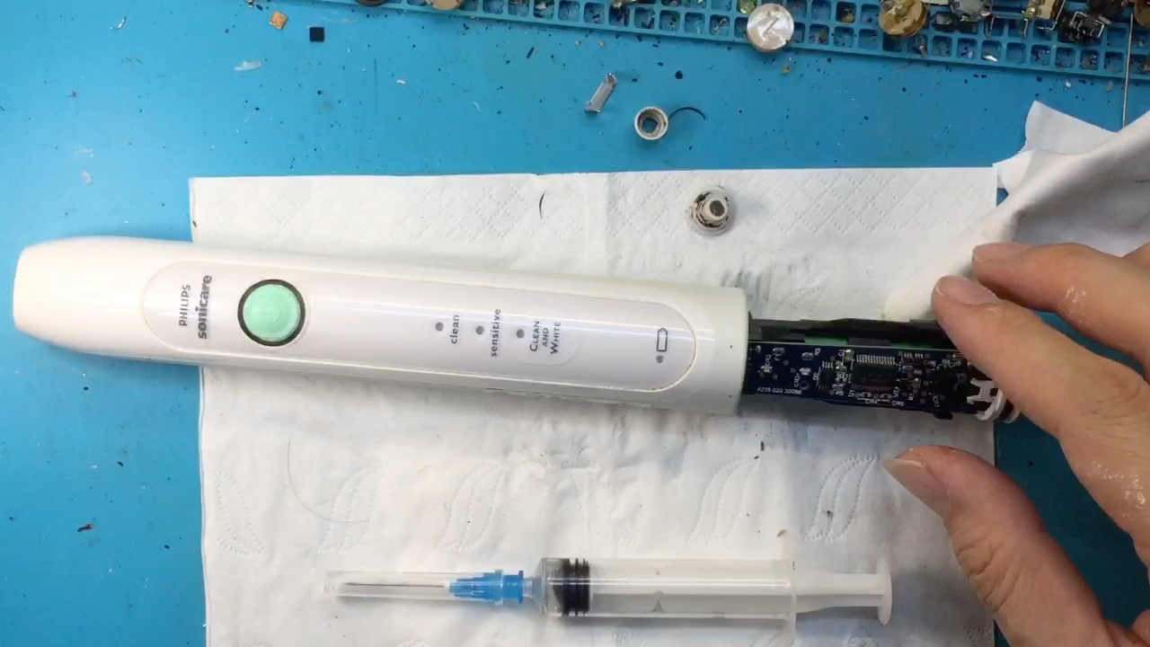 飞利浦电动牙刷暴力拆解