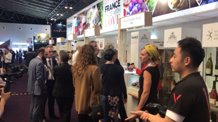 上海世博展览馆举办的国际酒展