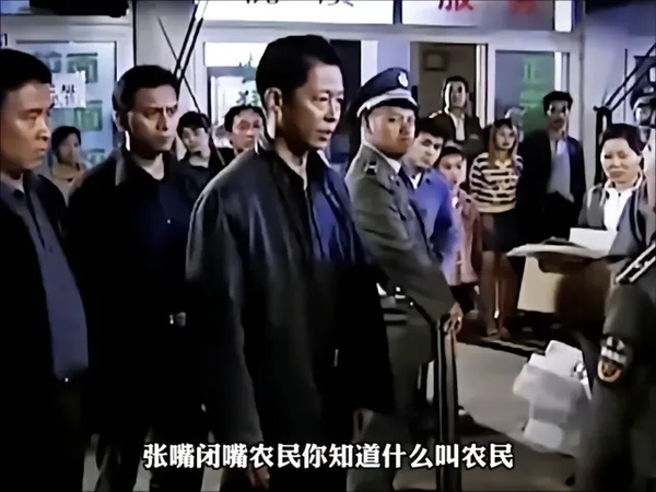 影视:城管暴力执法欺压百姓,不料怒了司令,这下有好戏了
