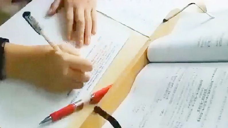 看看学霸女孩是怎么整理笔记的,条理清晰,值得大家学习吧!
