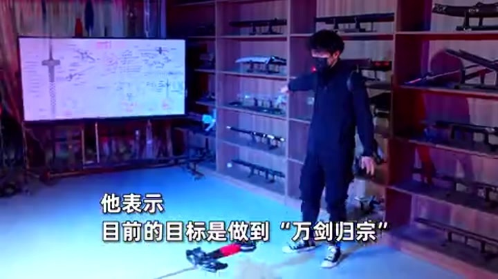 赛博修仙走进现实!男子用科技实现"御剑梦",路边小伙目瞪口呆