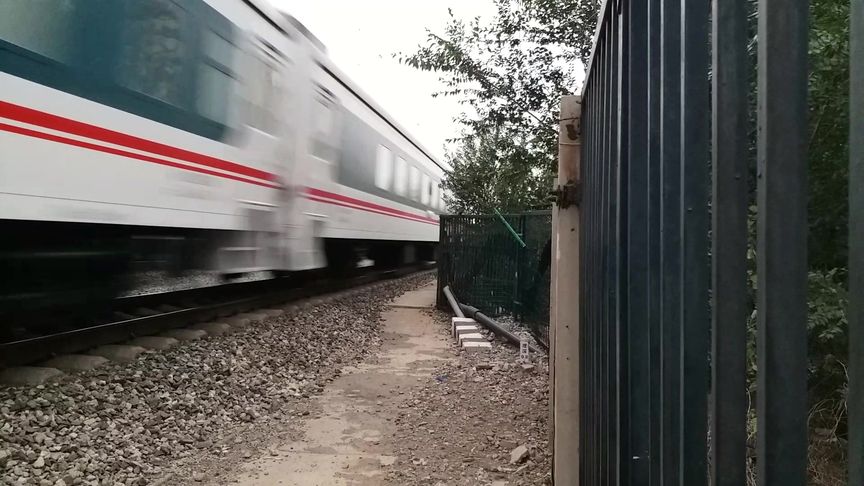 丹东开往北京的K28次通过,最后两节车厢有人知道是干什么的吗?