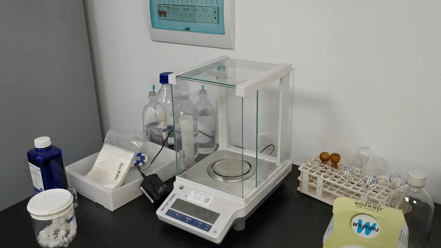 (实验室学习)万分之一天平的使用注意