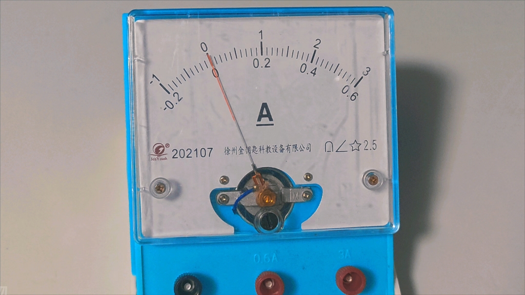 实验前后,电流表指针反向偏转得原因分别是?