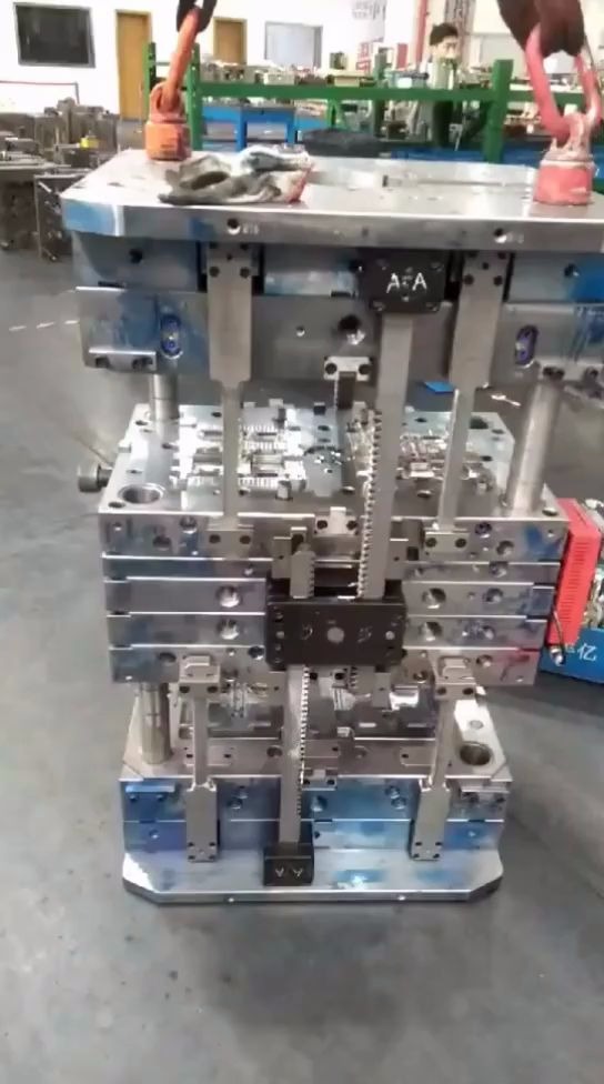 UG模具设计 朋友公司开发的模具,有老铁知道这是什么模具吗?