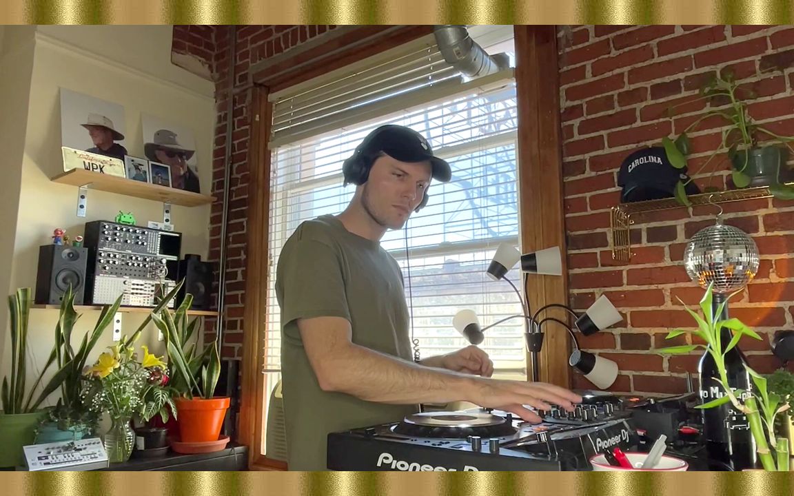 keepin it minimal techno rn
