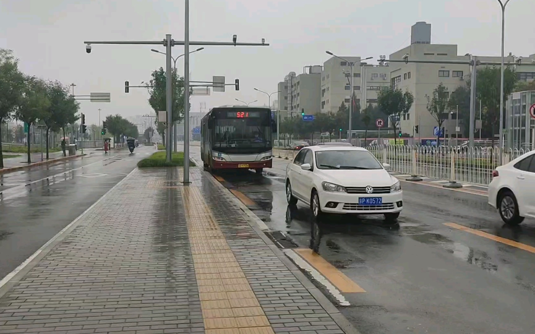 最后的康机柴尼 北京公交521路JNP6120GV型客车运行视频后山视角