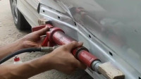 30块请的师傅修复凹进去的车门,看来这钱花得值了!