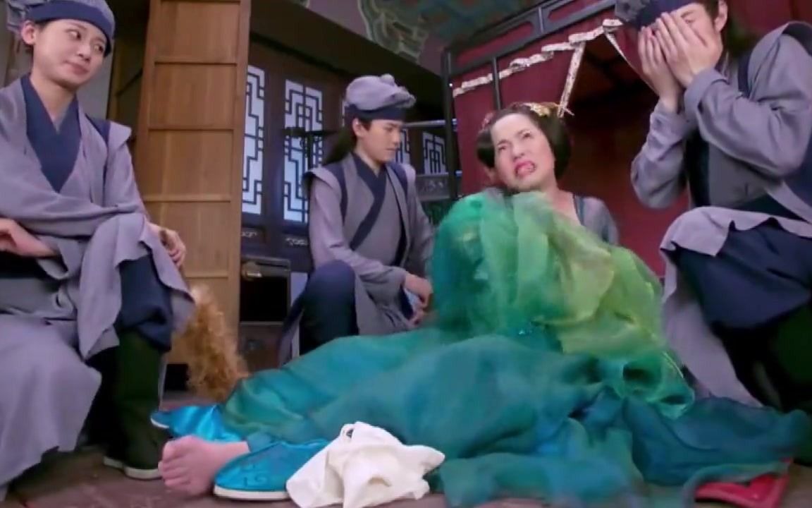 千金女扮男装偷卖身契,没想竟被老鸨发现,下秒千金挠她脚心笑疯