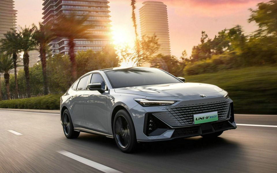 成本0.15元/km 经济又安全 长安UNI-V/K智电iDD售13.99万起