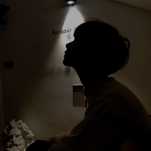 张洹洹 