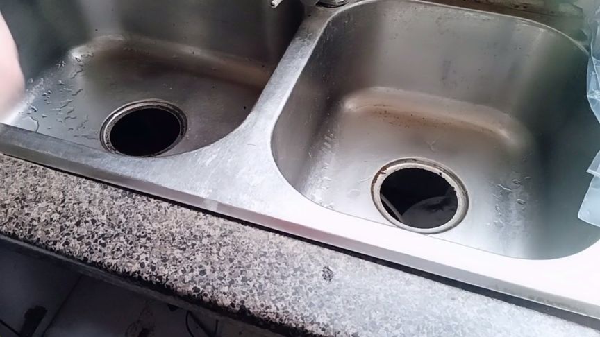 更换菜盆钢头和下水软管?