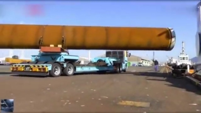 实拍百米巨型钢管桩的运输与安装,实在是太霸气,大场面难得一见