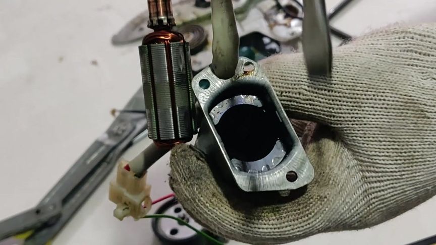 汽车玻璃难升降叽叽响!详细解说玻璃升降器,看了我也会拆装维修