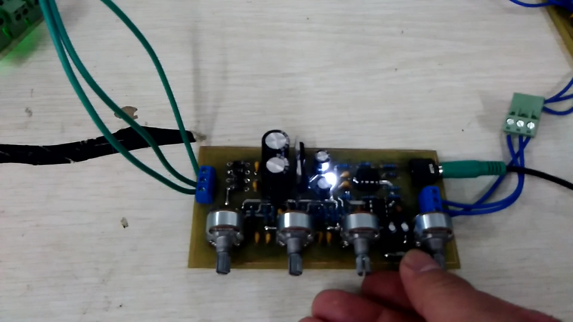DIY电子作品展示-NE5532前级调音板+LM3886双声道后级功放发烧级
