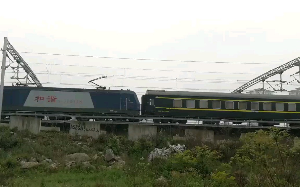 去往首都的列车来了——K508次降速驶入遵义站