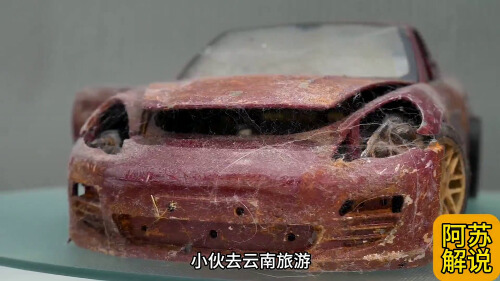 小伙修复一台古董级跑车模型,最后的成品太惊艳了