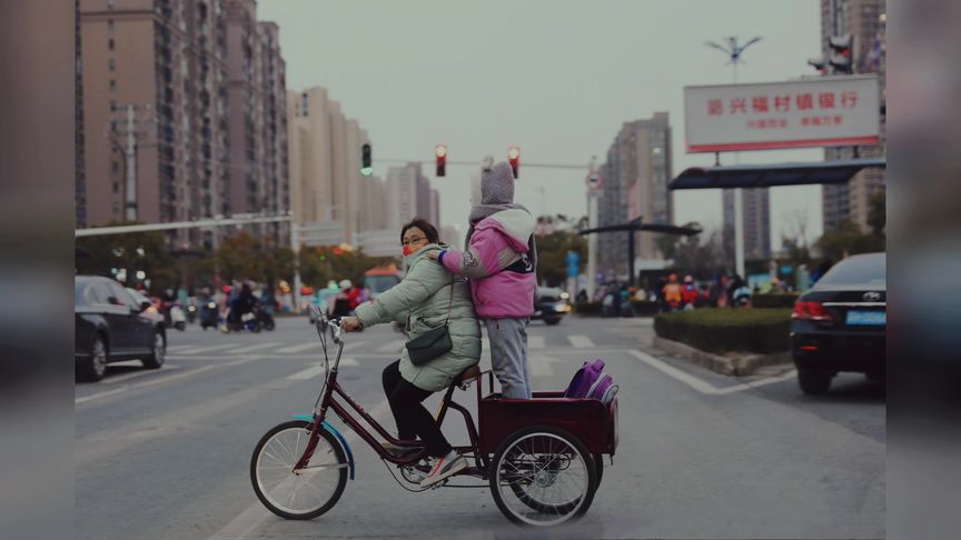 疫情之下的我们,都在努力生活,无论世界怎样改变,生活终将继续