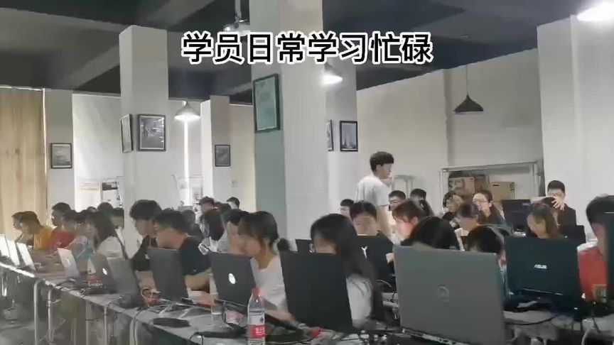 这才是设计师该有的样子!甲乙丙设计学院#产品设计 #建模