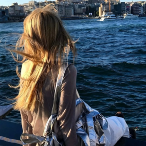 不是米妮是史迪奇