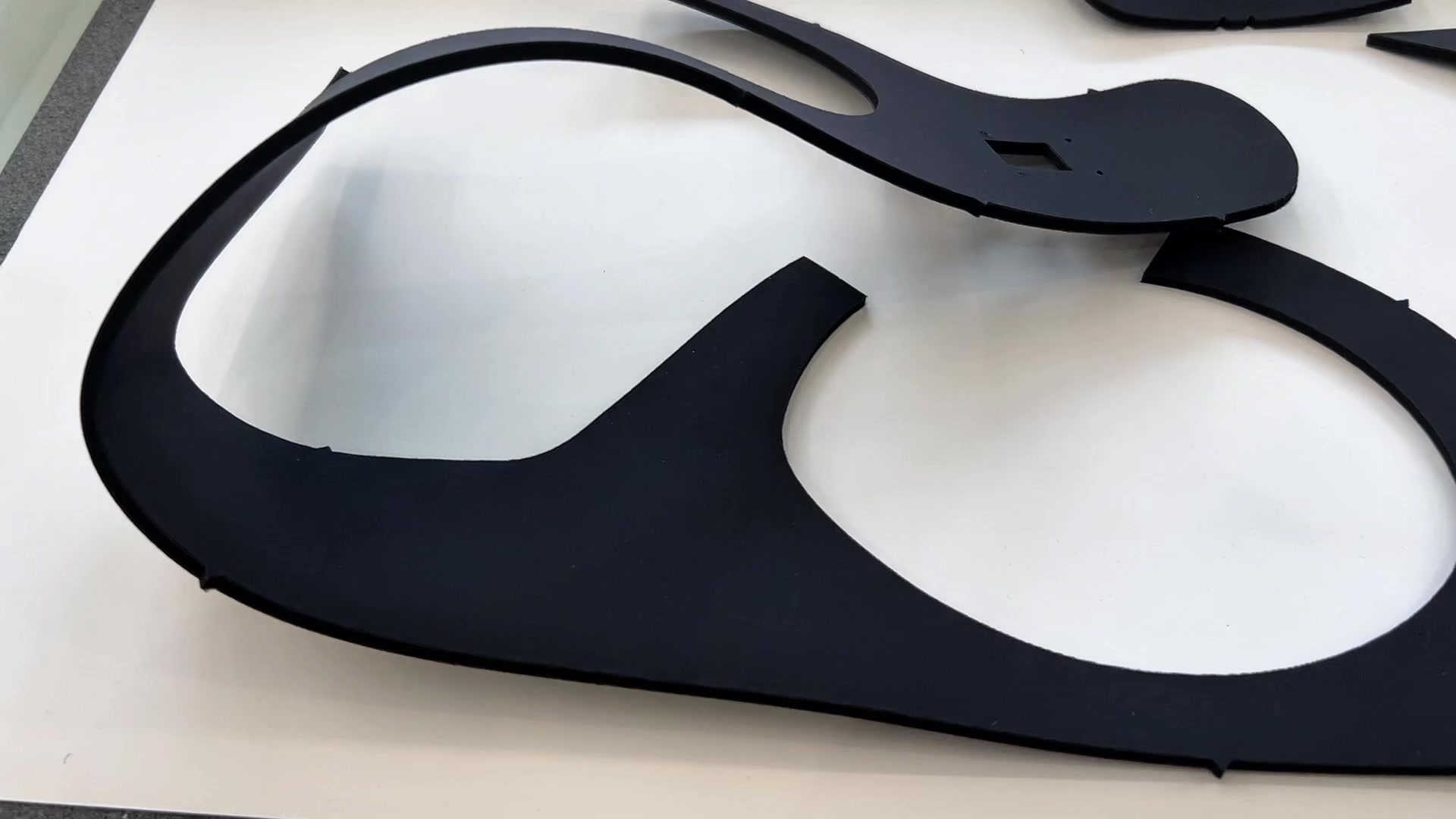 海绵坐垫切割,剪口清晰,边缘整齐#复合海绵 #坐垫切割机 #汽车内饰...