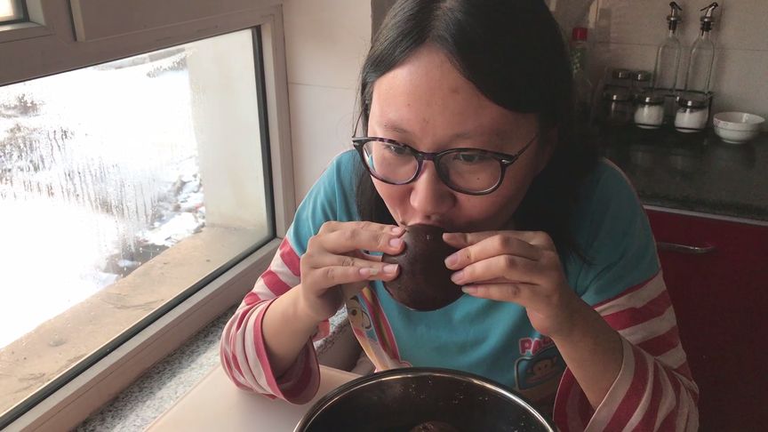 孕妈馋翔翔哥吃的冻梨,自己冰箱制作口感极佳,做法简单一学就会