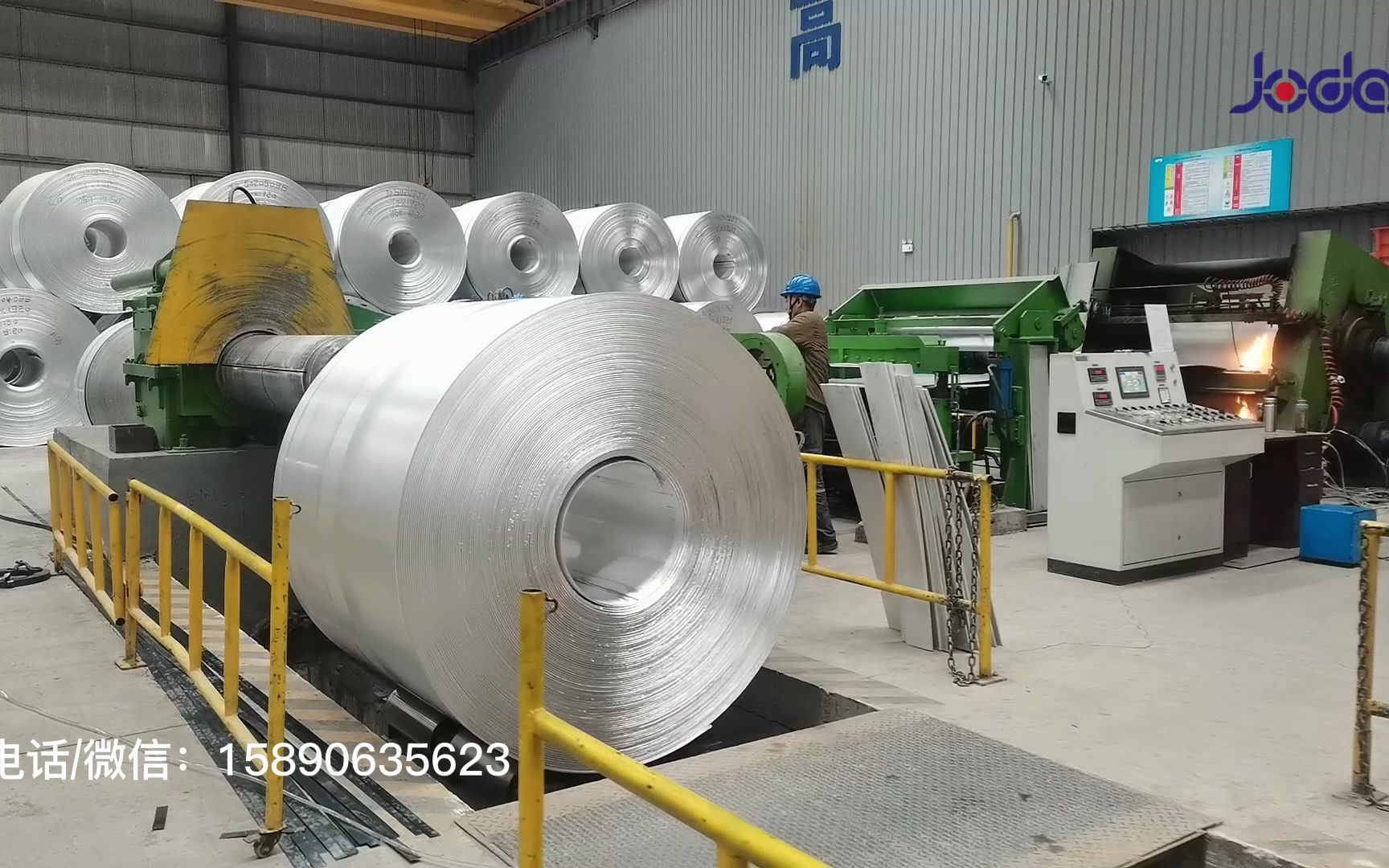 铝卷现场生产线,铝厂生产车间,换卷过程普及