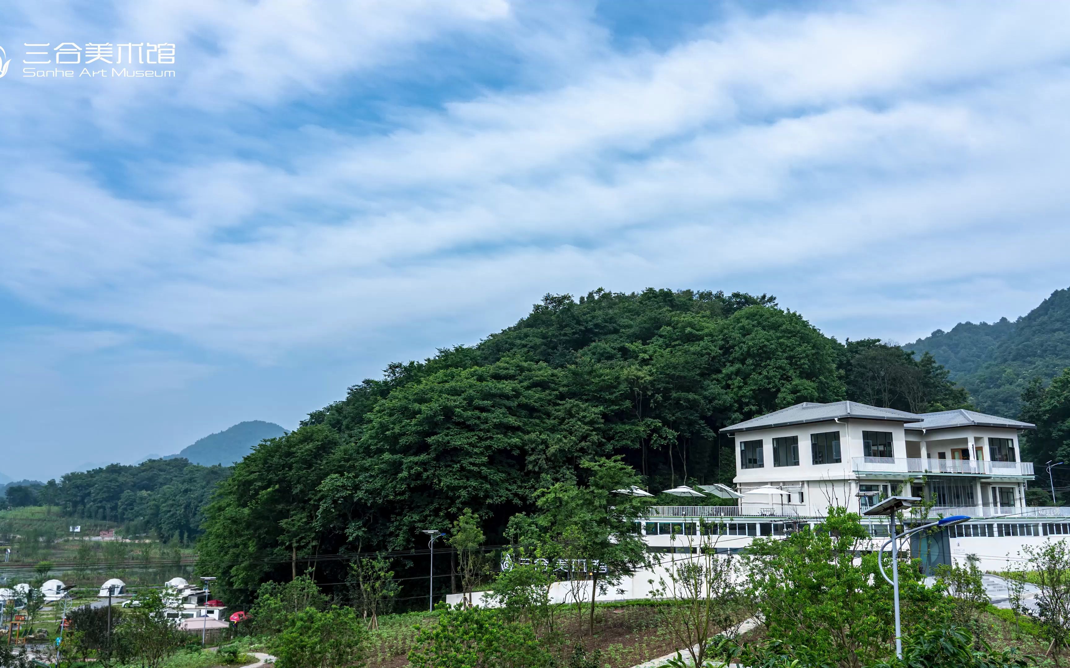 建筑美学?村里的后现代,日式庭园?绿意群山环抱中的一隅之地,露天...