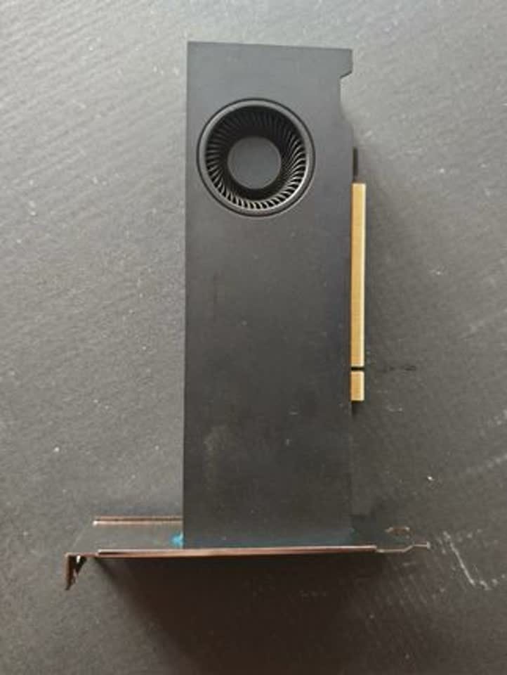 今天收一张专业图形显卡#电脑 #显卡 #diy电脑 #diy #显卡在燃烧