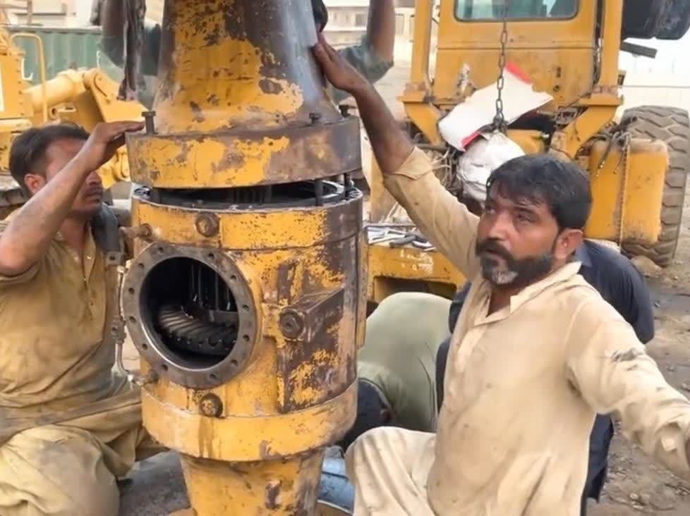 维修卡特装载机 工程设备 机械维修