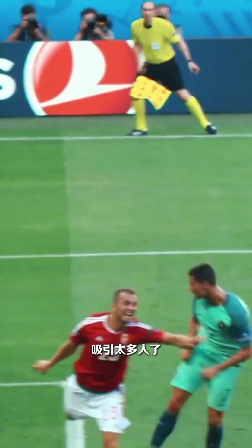 韦世豪为C罗送祝福!期待自己的偶像能在欧洲杯夺冠,赢下他职业生涯...