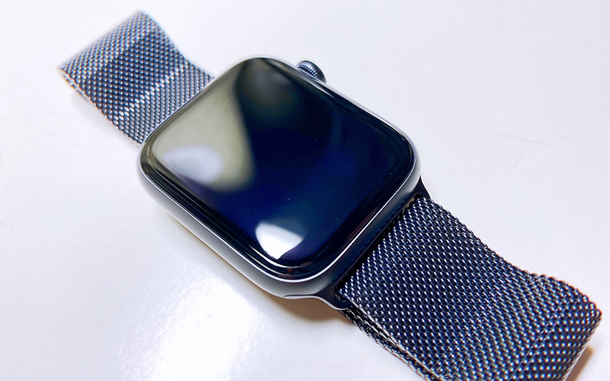 ...灰铝金属表壳+米兰尼斯表带——第五代苹果手表开箱过程及上手视频